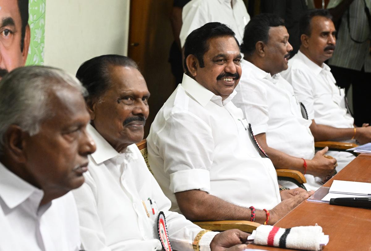 AIADMK Holds Key Executive Meeting - News Today | First with the news