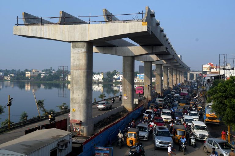 Mount Poonamallee Road turns commuter nightmare amid Metro works - News ...
