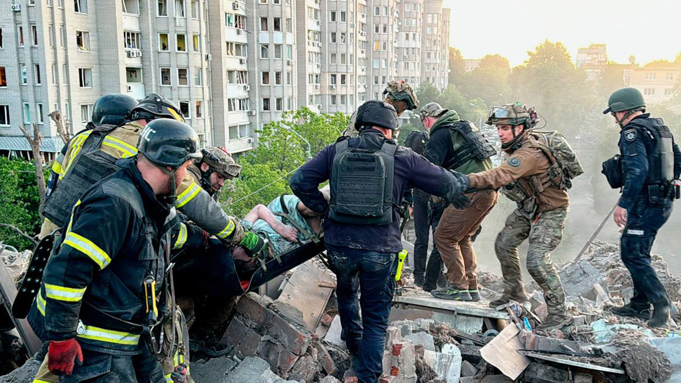 Massive Russian attack kills 18 across Ukraine - News Today | First ...