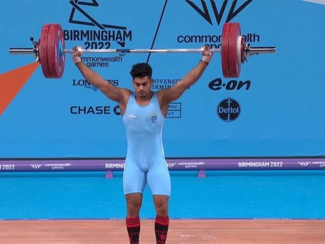 Weightlifter Achinta Sheuli bags India's third CWG gold - News Today ...