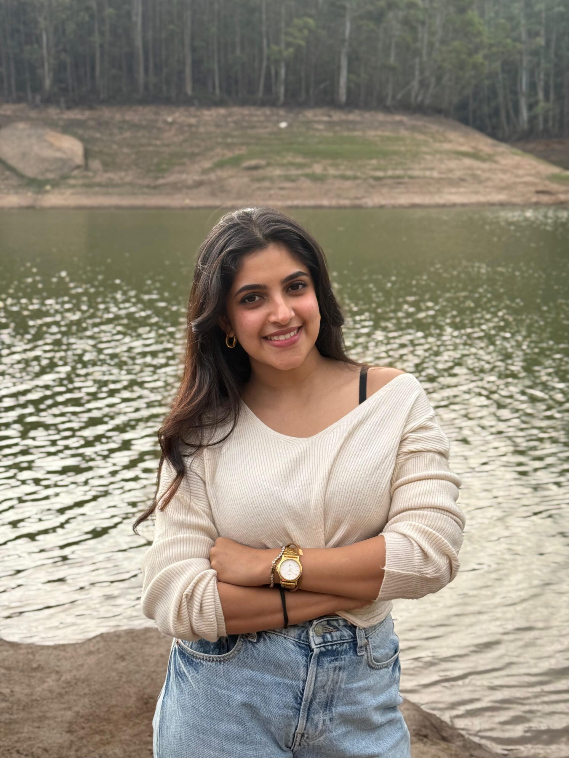 Meenakshi Dinesh makes impressive Tamil debut with Love Marriage - News ...